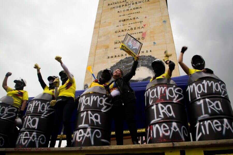 Colombia: Mujeres que luchan, las madres que defienden la vida en la ...